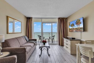 Condo premium, 1 quarto, sacada, de frente para o oceano | Sala de estar