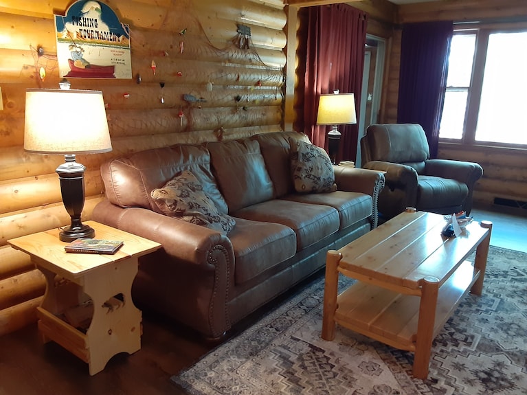 Beautiful Cabin On The Inland Chain Of 28 Beautiful Lakes . \N - Wisconsin