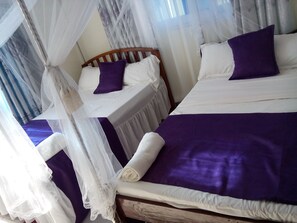 Apartamento, 3 quartos, Vista para a cidade | 3 quartos, com decoração personalizada, com mobília individualizada 