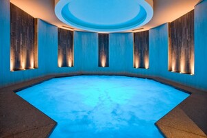 3 piscinas internas, piscina externa