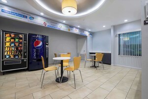 Minibar, Wi-fi grátis, roupa de cama fornecida 