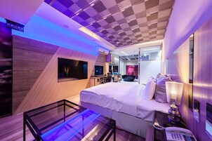 Secretária, quartos insonorizados, Wi-fi grátis 