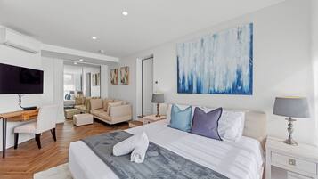 Estúdio superior, 1 quarto, vista para o jardim | Individualmente decorados, individualmente mobiliados