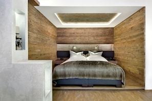 Roupa de alta qualidade, minibar, cofre no quarto 