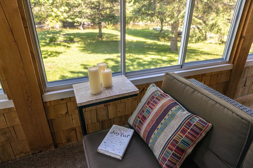 Romantic Getaway For Lovers - Quebec