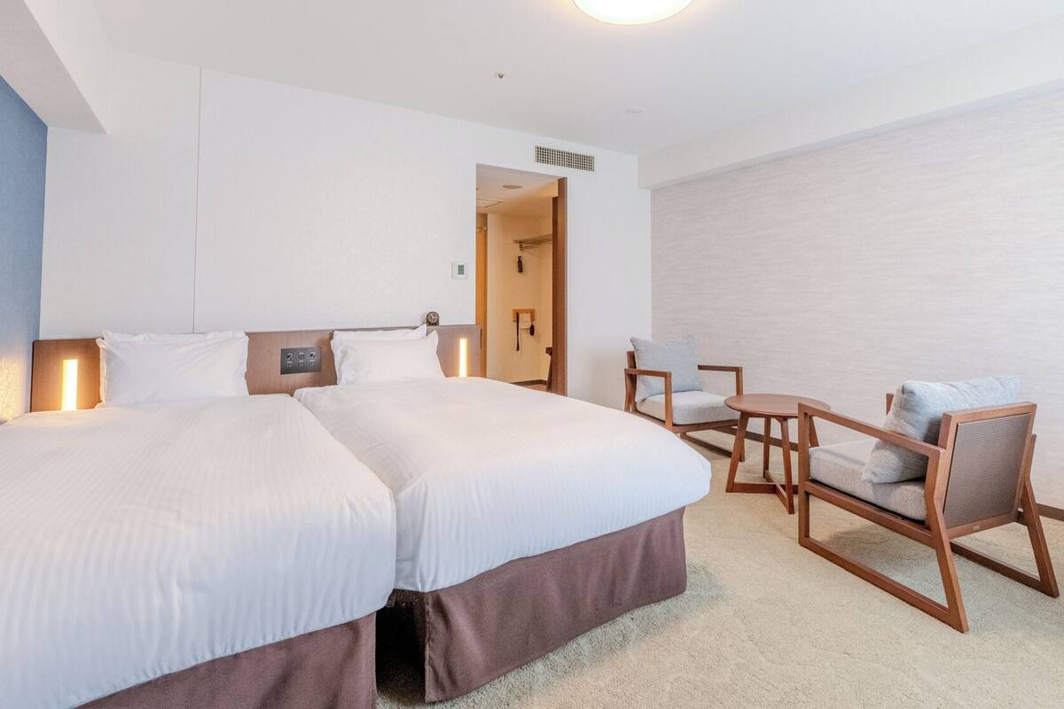 Quarto duplo, para não fumantes | Edredons de pluma, cortinas blackout, Wi-Fi de cortesia, roupa de cama