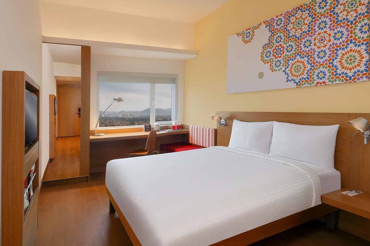 Quarto luxo, 1 cama Queen, vista para a montanha | Roupas de cama premium, cofres nos quartos, escrivaninha