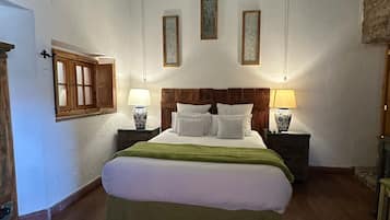 Quarto luxo, 1 cama Queen | 1 quarto, roupas de cama premium, edredons de pluma