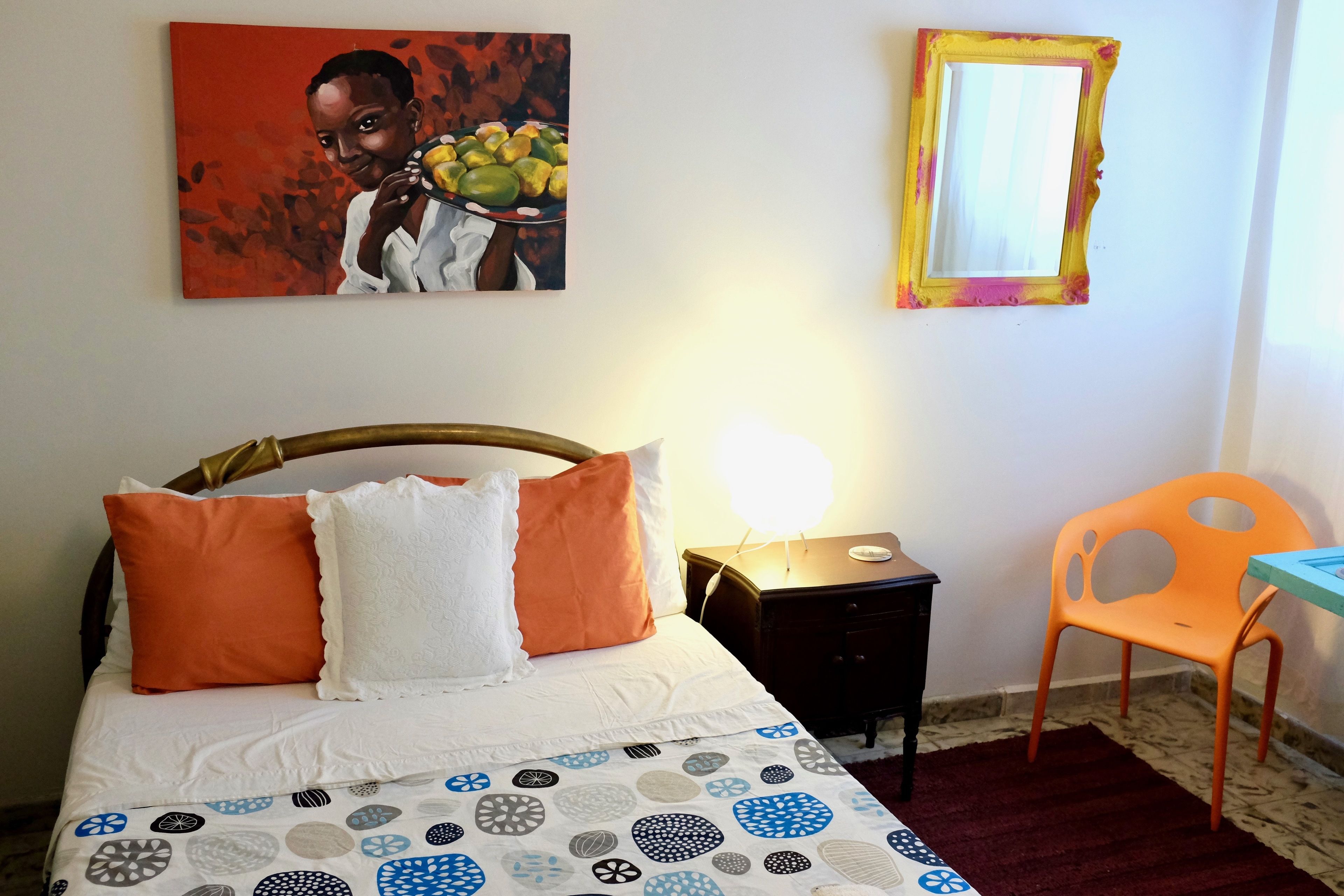 Quarto casal conforto, banheiro privativo, vista para o pátio | 1 quarto, frigobar, individualmente decorados