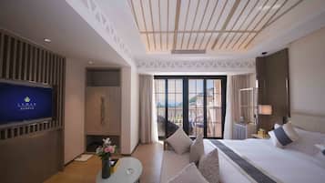 Quarto de Luxo, 1 cama queen-size | Minibar, secretária, cortinas/cortinados opacos, quartos insonorizados
