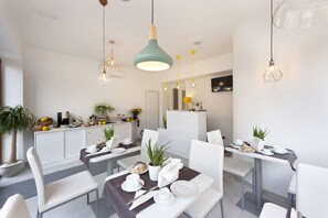 Pequeno-almoço tipo buffet diário incluído 