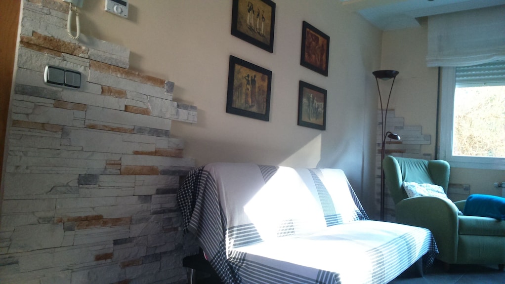 Entièrement Rénové, Moderne Et à 2 Min Du Port Et De La Gare. - Busturia