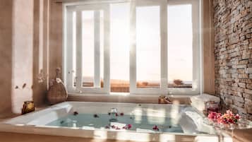 Quarto Duplo Vista Mar e Jacuzzi | Banheira de hidromassagem particular