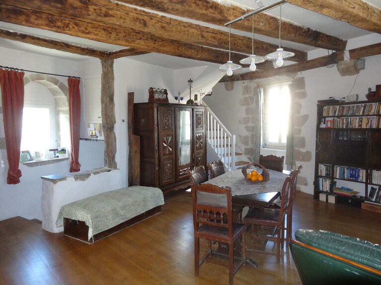 Maison De Ville St Jacques - Chambre Verte, Avec Salle De Bain Privée, Centre D'eymoutiers. - Lac de Vassivière