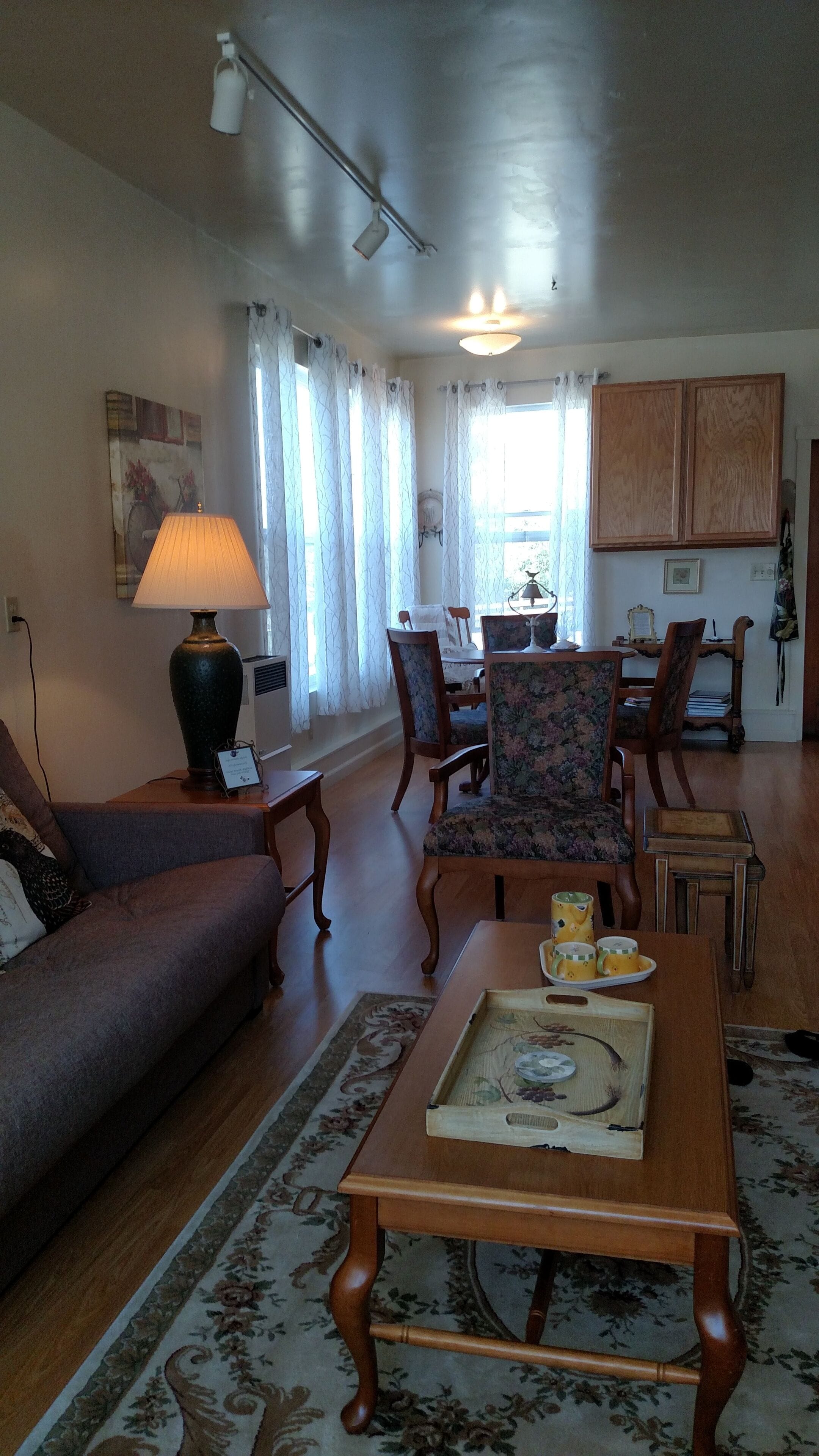 The Garden Suite Has Beautiful Views Of Forests And Pastures! It Is Dog Friendly - Ferndale, CA