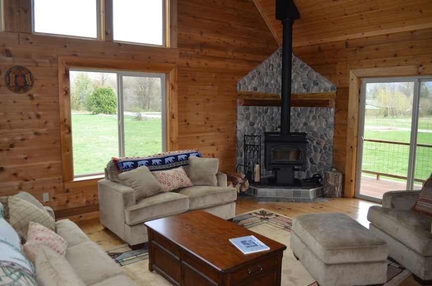 Rainbow House: North Cascades Skagit River Retreat - North Cascades National Park