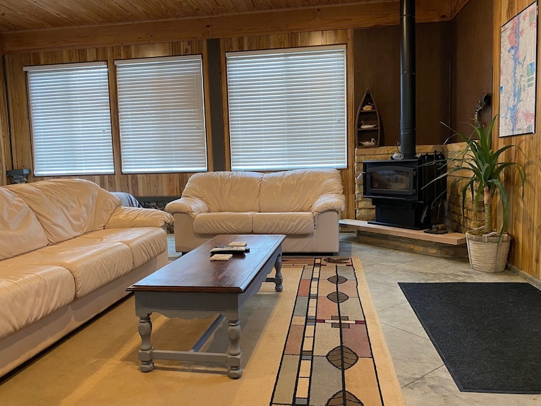 Lake & Mountain Views! Covered Boat Port W/power, Pets Welcome - Guntersville Lake