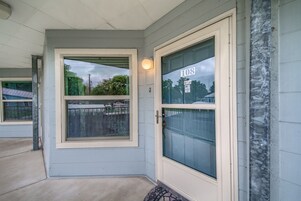 Condo, 1 quarto | Fachada