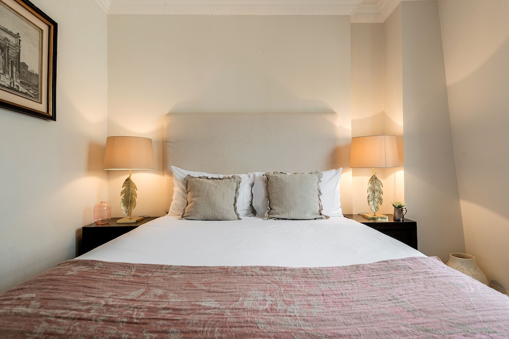 Luxury Notting Hill 3 Bedroom, 2 Bathroom Duplex Apartment - Chelsea