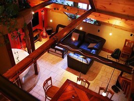 Suite Royal, várias camas, cozinha | Sala de estar | TV de ecrã plano 