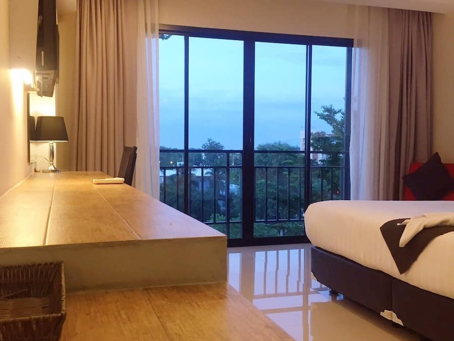 Deluxe Double Room with Bathtub | Secretária, Wi-fi grátis, roupa de cama fornecida