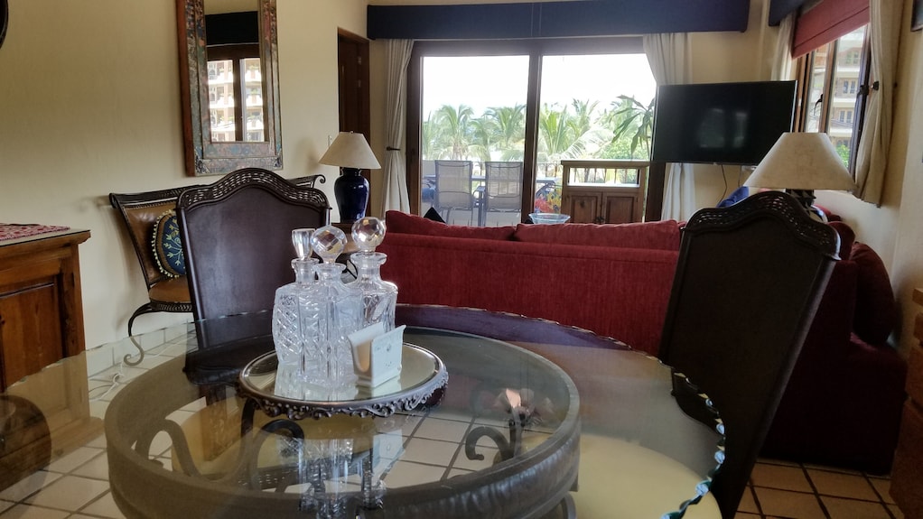 Frente A La Playa, Vista Al Mar, A Poca Distancia De Malecon 2 Bdrm / 2 Unidad De Baño Para Alquiler - Puerto Vallarta