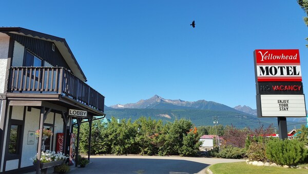 Yellowhead Motel - British Columbia