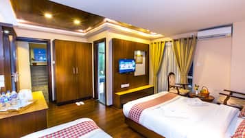 Quarto Familiar, varanda, Vista para a cidade | 1 quarto, roupa de alta qualidade, minibar, cofre no quarto