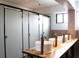 Quarto Comfort | Casa de banho | Produtos de higiene exclusivos, um secador de cabelo, chinelos 