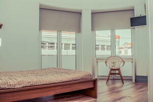 Quarto Duplo, casa de banho privativa (Balcony) | Cortinas/cortinados opacos, Wi-fi grátis, roupa de cama fornecida 