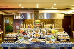 Pequeno-almoço tipo buffet diário incluído