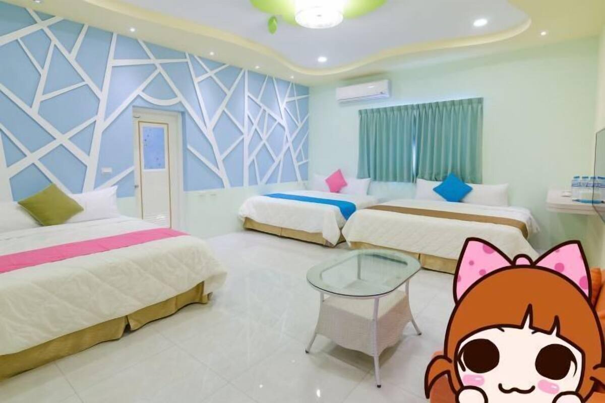 Escrivaninha, cortinas blackout, Wi-Fi de cortesia