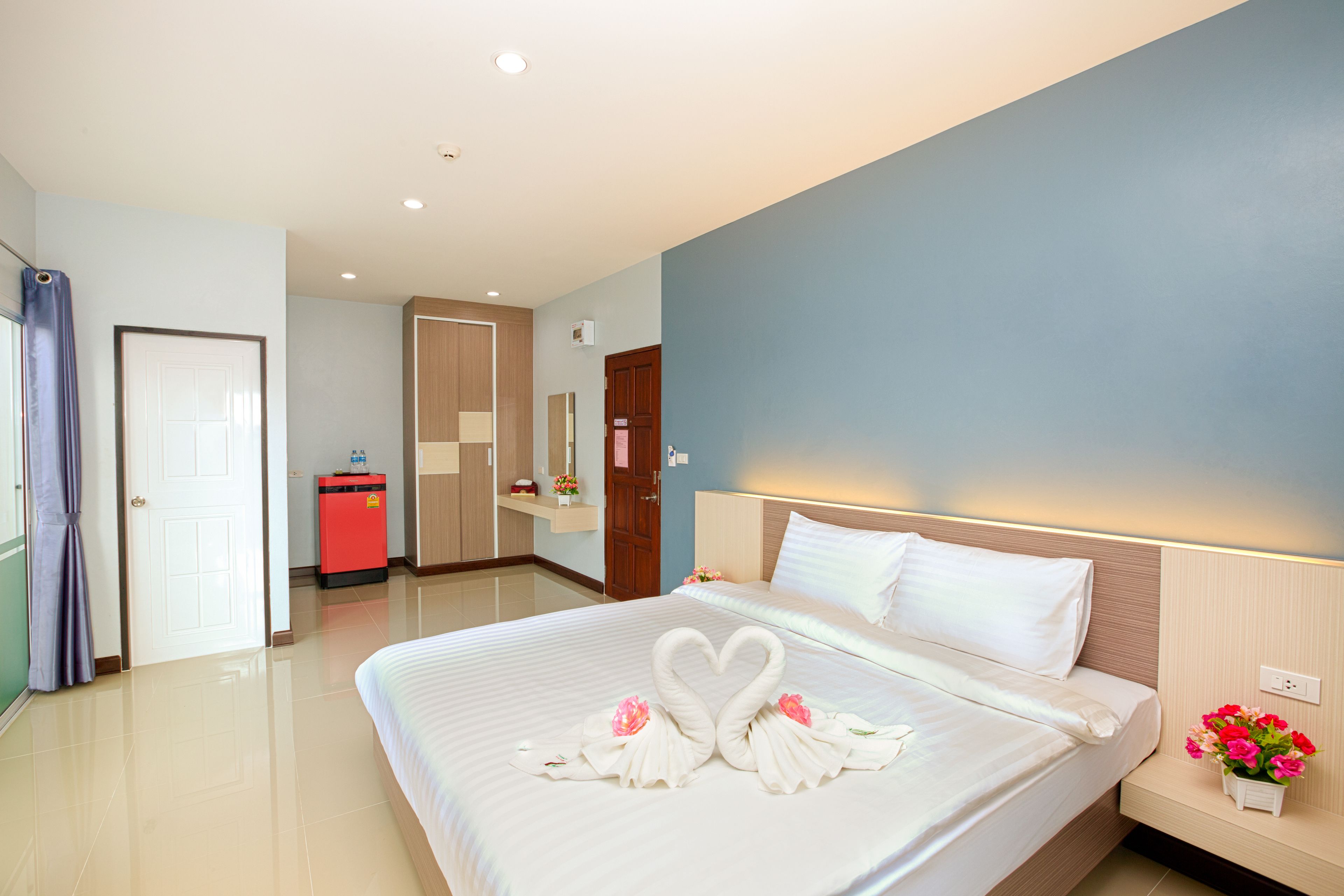 Suite, não fumadores | Secretária, camas desdobráveis, Wi-fi grátis 