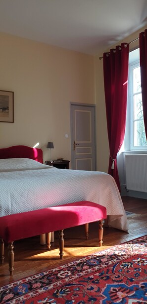 Quarto casal luxo, banheiro privativo, vista para o parque (Chambre Jaune)