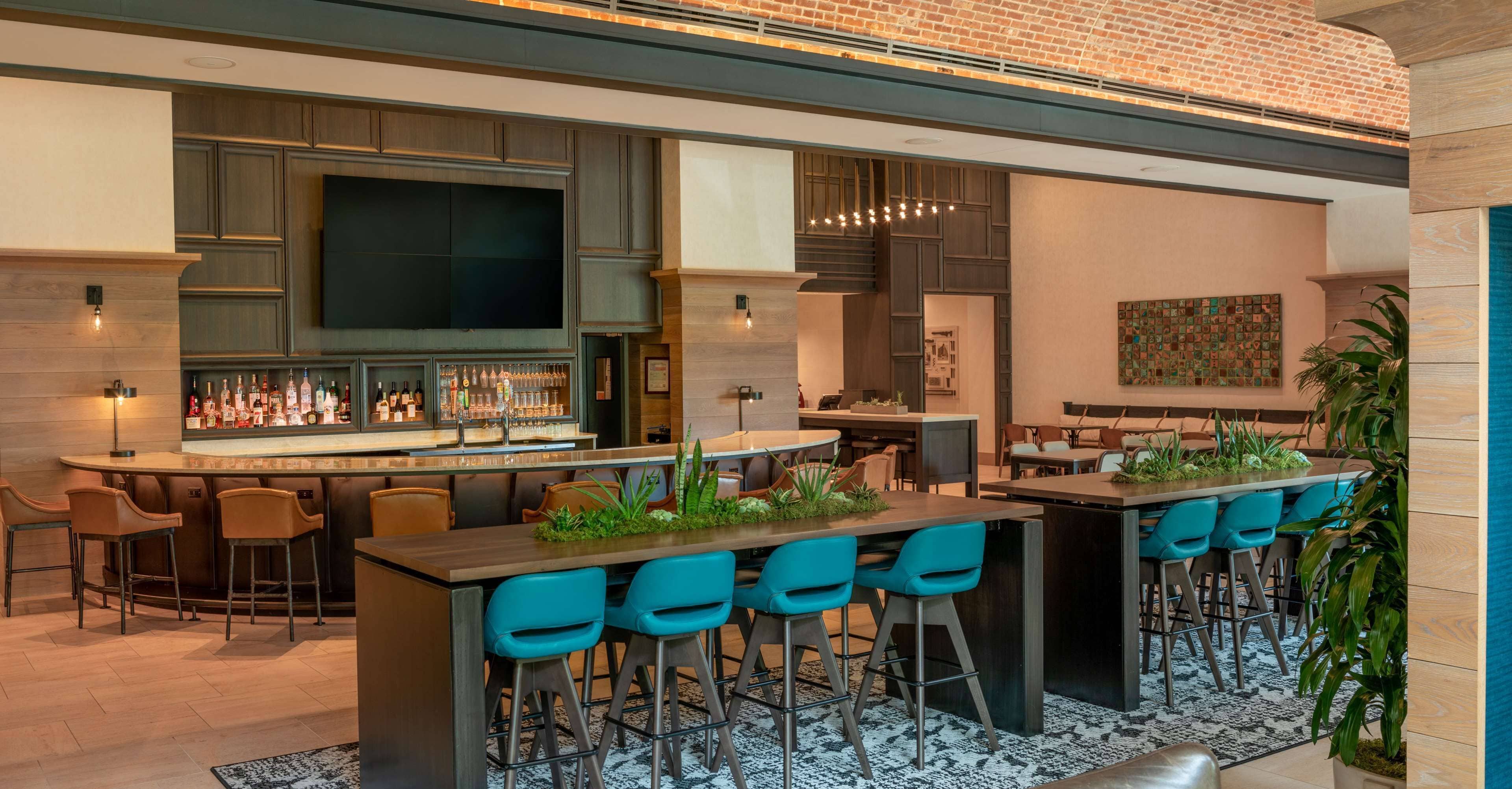 Este bar no terraço do hotel 