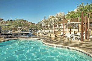 2 piscinas exteriores 