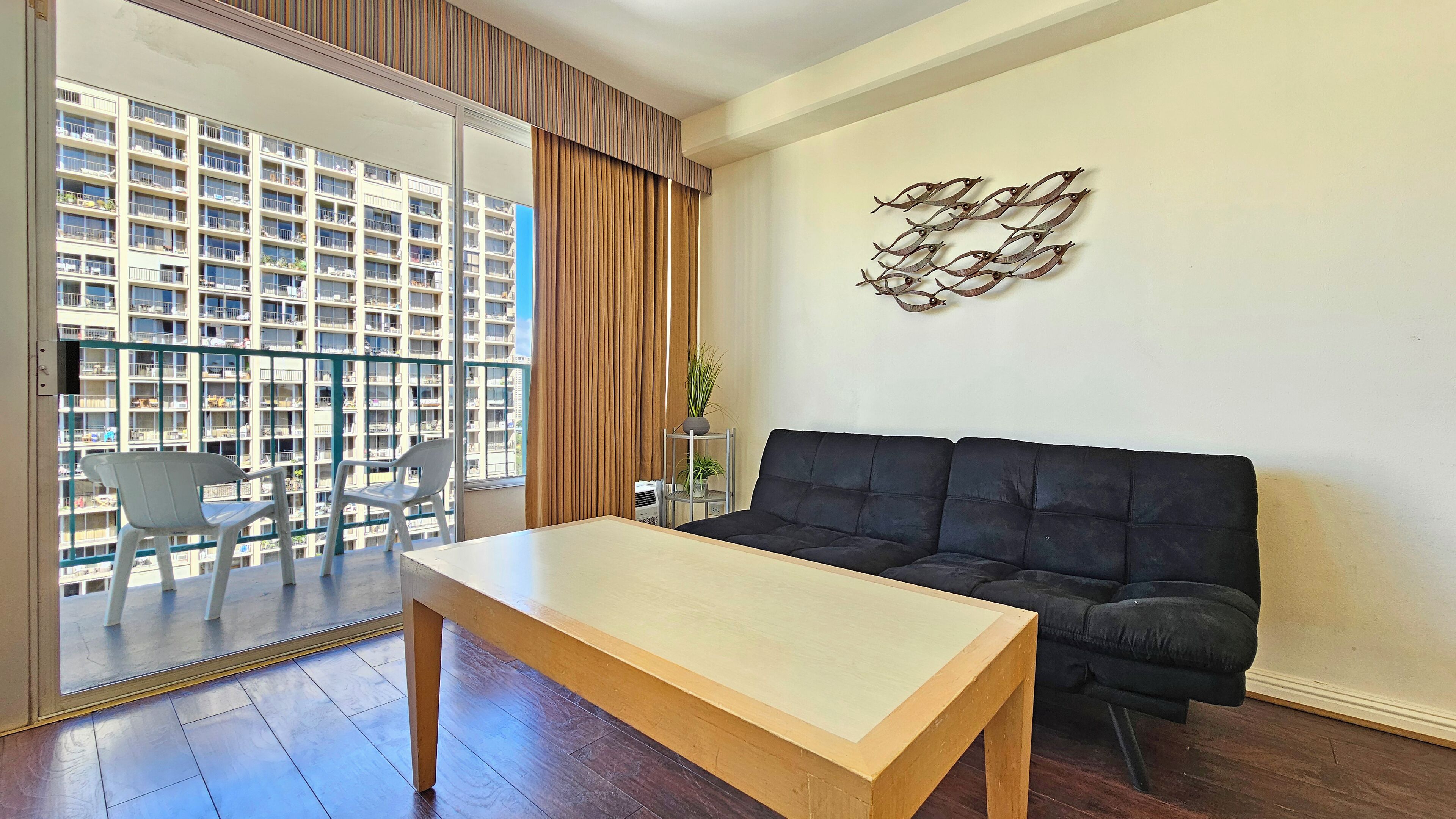 15th Floor - Heart Of Waikiki With Balcony Sleeps 4 - Honolulu