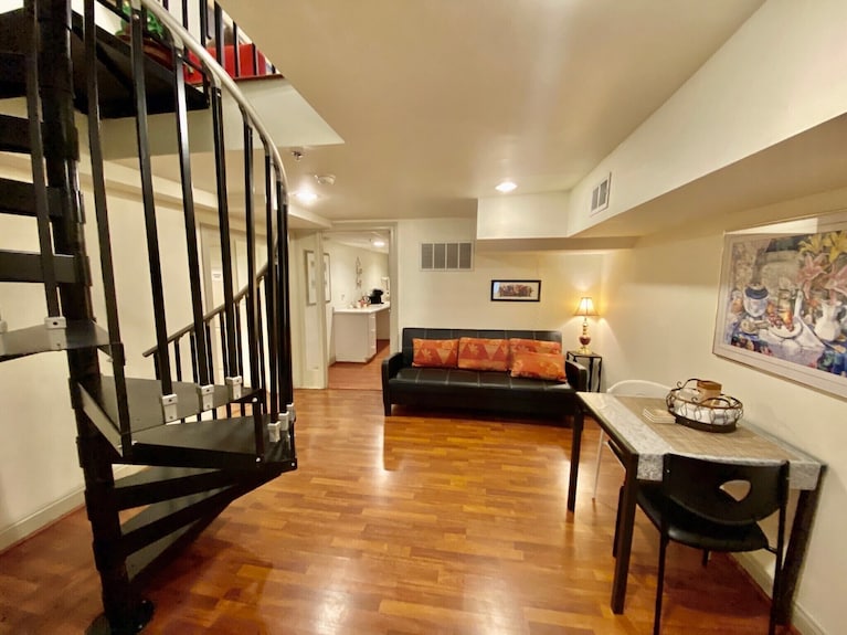 The 3 Bedroom Clifford House In Historic Mount Vernon - Baltimore, MD