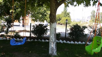 Área de recreio para crianças (ao ar livre)