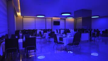 Pequeno-almoço tipo buffet diário incluído