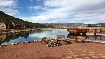 Na praia, passeios de caiaque