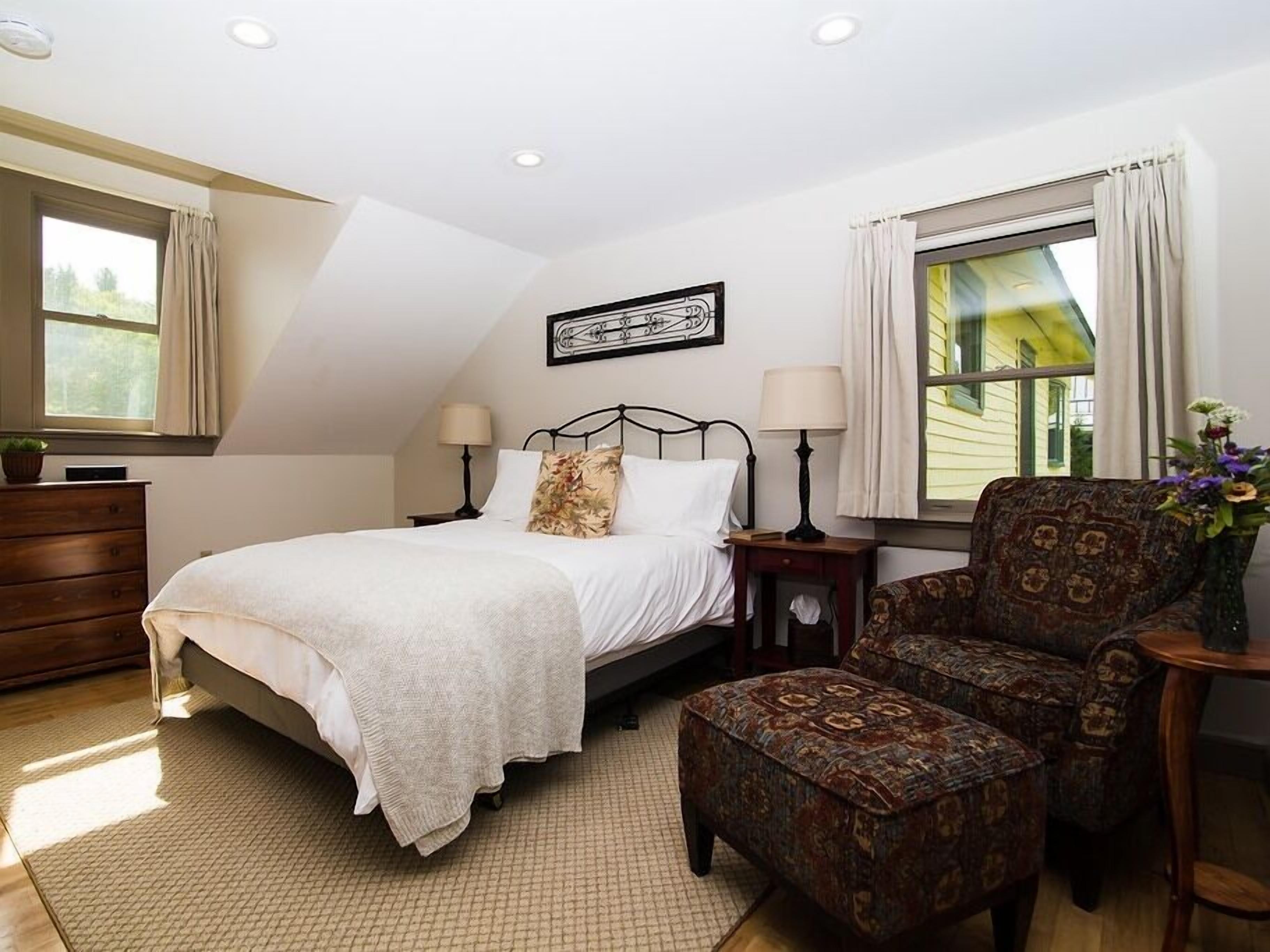 Quarto Duplo de Luxo, casa de banho anexa (Cedar Room)