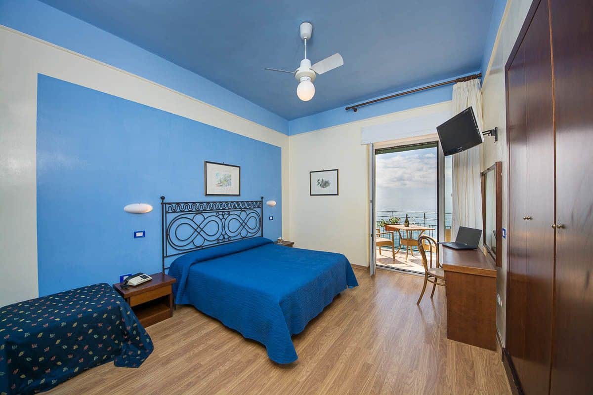 Quarto casal ou duplo, vista para o mar | Roupas de cama premium, escrivaninha, quartos à prova de som