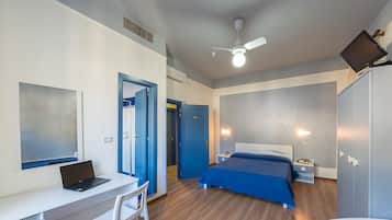 Quarto Quádruplo, 2 quartos | Roupa de alta qualidade, secretária, quartos insonorizados
