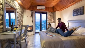 Quarto (Stone) | 1 quarto, cofres nos quartos, escrivaninha, quartos à prova de som
