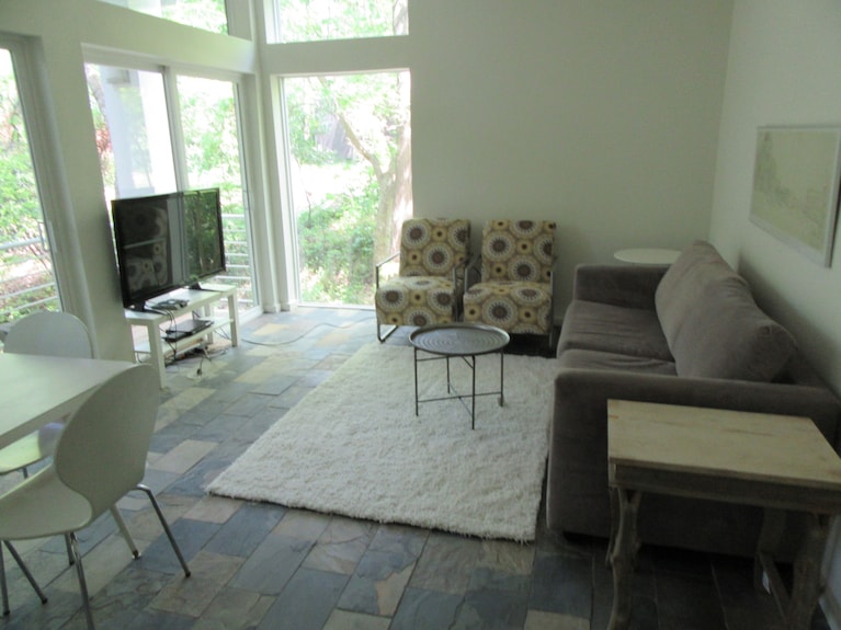 1st Flr Apt In Native Woods, Next To Bayou Trails, Washington St / Heights Area - Northside - Houston