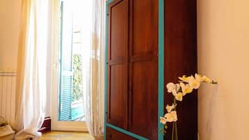 Quarto casal superior, vista para o lago | Individualmente decorados, Wi-Fi de cortesia, roupa de cama