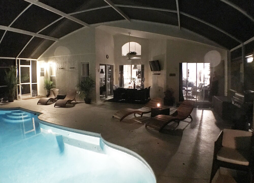 🌴 Unique Luxury Pool Villa 🌞 Private Pool/golf View/fully Refurbished - Haines City, FL