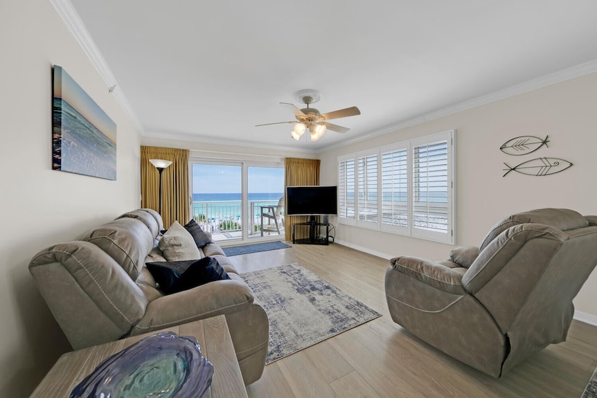 Remodeled Beachfront Popular Destin Towers ️ Located In The ️ Of Destin - Destin, FL