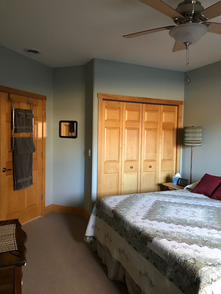 Country Setting 2-3 Miles From The River, Luther College And Downtown Decorah - Decorah